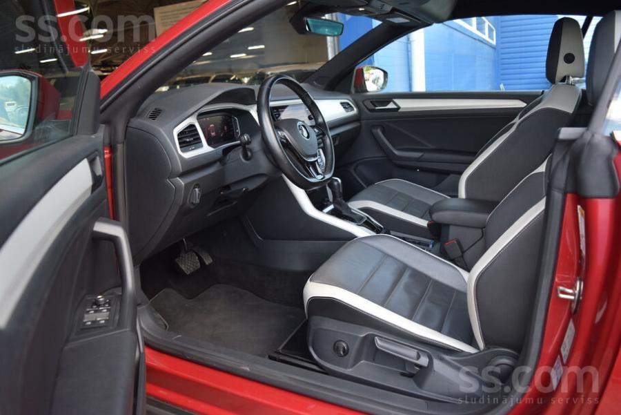 Red Volkswagen T-Roc 2021 in Riga, with an engine capacity of 1.50 L and mileage of 27 thousand km for 23500 €, photo 4 on AUTOMOTO.COM.LV