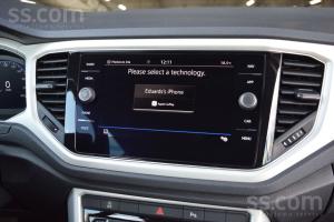 Sarkans Volkswagen T-Roc 2021 Rīga, ar dzinēja tilpumu 1.50 L un nobraukumu 27 tūkst. km par 23500 €, foto 10 vietnē AUTOMOTO.COM.LV