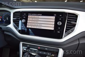 Sarkans Volkswagen T-Roc 2021 Rīga, ar dzinēja tilpumu 1.50 L un nobraukumu 27 tūkst. km par 23500 €, foto 9 vietnē AUTOMOTO.COM.LV