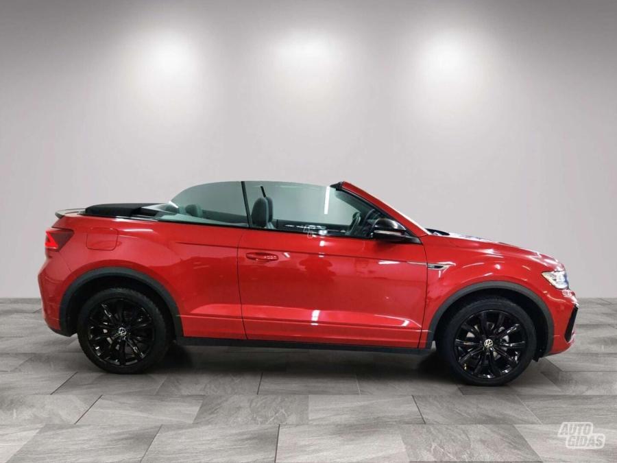 Red Volkswagen T-Roc 2022 in Kaunas, with an engine capacity of 1.50 L and mileage of 40 thousand km for 29532 €, photo 6 on AUTOMOTO.COM.LV