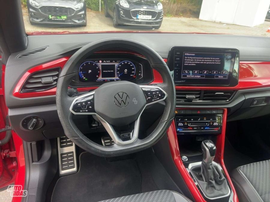 Red Volkswagen T-Roc 2022 in Kaunas, with an engine capacity of 1.50 L and mileage of 83 thousand km for 25867 €, photo 12 on AUTOMOTO.COM.LV