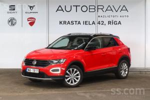 Sarkans Volkswagen T-Roc 2018 Rīga, ar dzinēja tilpumu 1.50 L un nobraukumu 104 tūkst. km par 17990 €, foto  vietnē AUTOMOTO.COM.LV