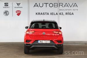Sarkans Volkswagen T-Roc 2018 Rīga, ar dzinēja tilpumu 1.50 L un nobraukumu 104 tūkst. km par 17990 €, foto 8 vietnē AUTOMOTO.COM.LV