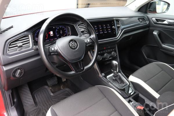 Sarkans Volkswagen T-Roc 2018 Rīga, ar dzinēja tilpumu 1.50 L un nobraukumu 104 tūkst. km par 17990 €, foto 9 vietnē AUTOMOTO.COM.LV