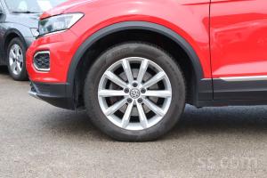 Sarkans Volkswagen T-Roc 2018 Rīga, ar dzinēja tilpumu 1.50 L un nobraukumu 104 tūkst. km par 17990 €, foto 36 vietnē AUTOMOTO.COM.LV
