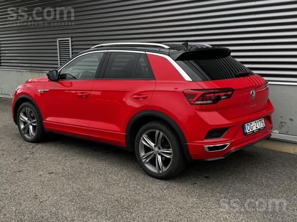 Red Volkswagen T-Roc 2018 in Riga, with an engine capacity of 1.50 L and mileage of 170 thousand km for 16900 €, photo 3 on AUTOMOTO.COM.LV