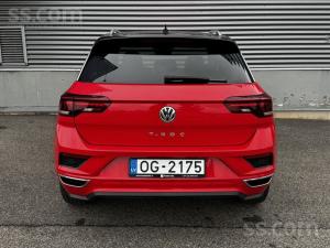 Sarkans Volkswagen T-Roc 2018 Rīga, ar dzinēja tilpumu 1.50 L un nobraukumu 170 tūkst. km par 16900 €, foto 5 vietnē AUTOMOTO.COM.LV