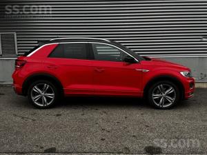 Sarkans Volkswagen T-Roc 2018 Rīga, ar dzinēja tilpumu 1.50 L un nobraukumu 170 tūkst. km par 16900 €, foto 7 vietnē AUTOMOTO.COM.LV
