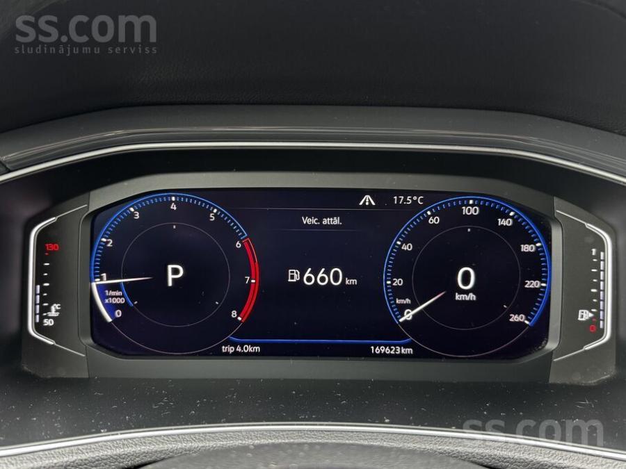 Sarkans Volkswagen T-Roc 2018 Rīga, ar dzinēja tilpumu 1.50 L un nobraukumu 170 tūkst. km par 16900 €, foto 17 vietnē AUTOMOTO.COM.LV
