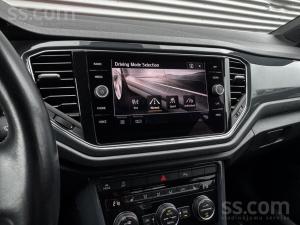 Sarkans Volkswagen T-Roc 2018 Rīga, ar dzinēja tilpumu 1.50 L un nobraukumu 170 tūkst. km par 16900 €, foto 22 vietnē AUTOMOTO.COM.LV