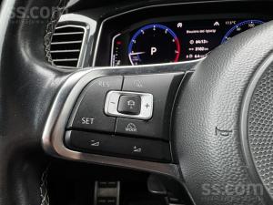 Sarkans Volkswagen T-Roc 2018 Rīga, ar dzinēja tilpumu 1.50 L un nobraukumu 170 tūkst. km par 16900 €, foto 24 vietnē AUTOMOTO.COM.LV