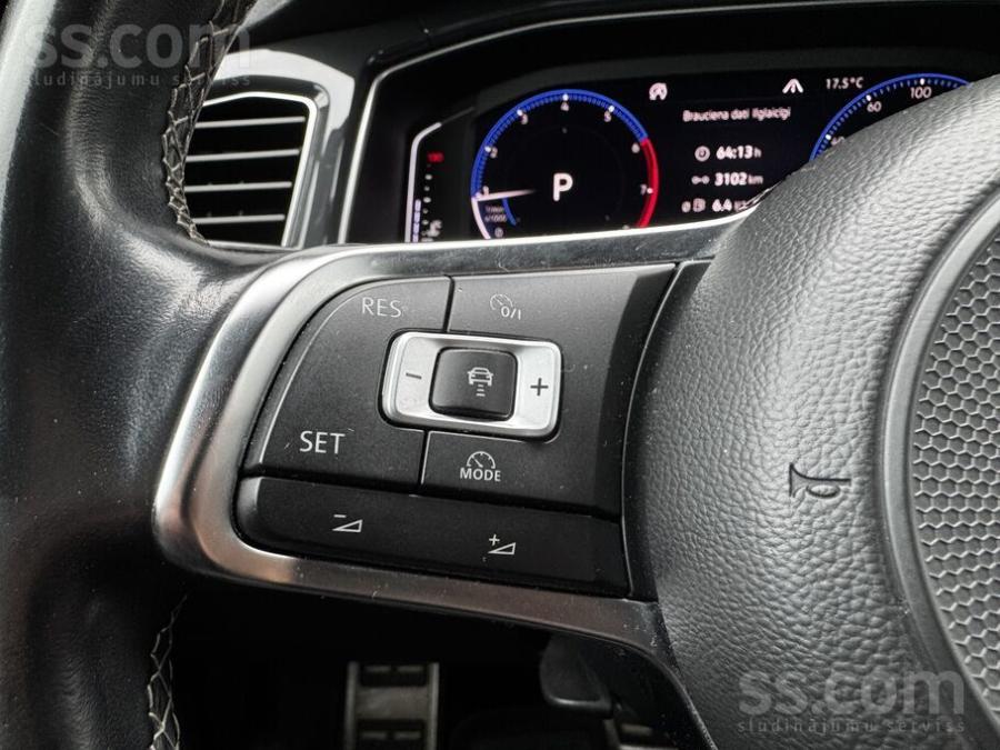 Sarkans Volkswagen T-Roc 2018 Rīga, ar dzinēja tilpumu 1.50 L un nobraukumu 170 tūkst. km par 16900 €, foto 24 vietnē AUTOMOTO.COM.LV