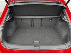 Sarkans Volkswagen T-Roc 2018 Rīga, ar dzinēja tilpumu 1.50 L un nobraukumu 170 tūkst. km par 16900 €, foto 27 vietnē AUTOMOTO.COM.LV