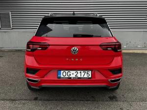 Red Volkswagen T-Roc 2018 in Riga, with an engine capacity of 1.50 L and mileage of 170 thousand km for 16900 €, photo 5 on AUTOMOTO.COM.LV