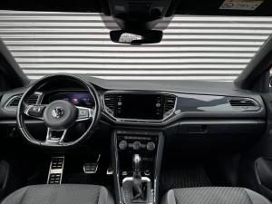 Red Volkswagen T-Roc 2018 in Riga, with an engine capacity of 1.50 L and mileage of 170 thousand km for 16900 €, photo 15 on AUTOMOTO.COM.LV