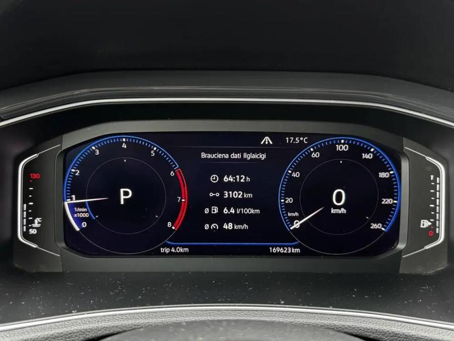 Red Volkswagen T-Roc 2018 in Riga, with an engine capacity of 1.50 L and mileage of 170 thousand km for 16900 €, photo 18 on AUTOMOTO.COM.LV