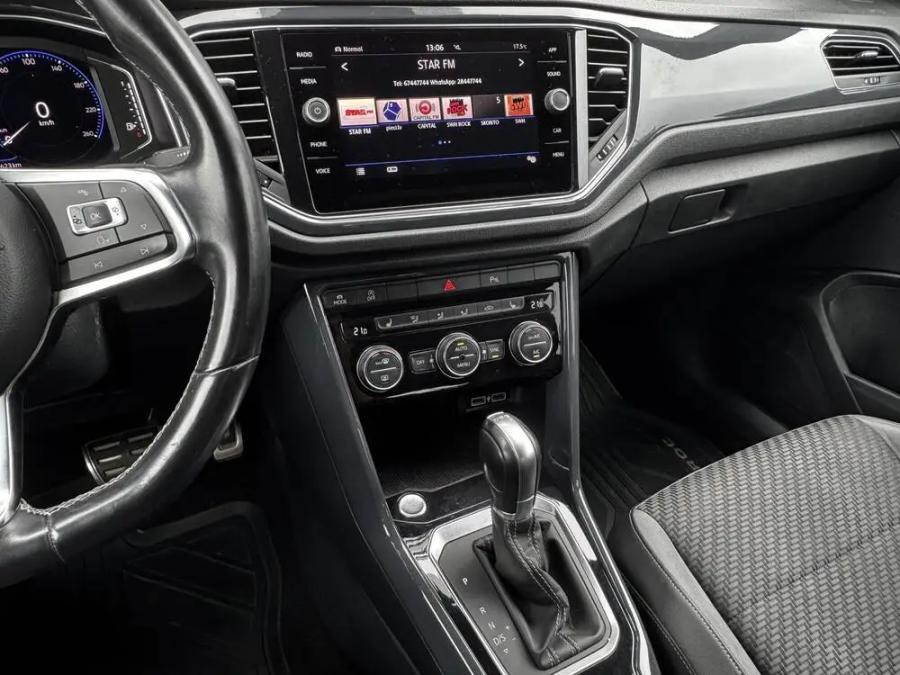 Red Volkswagen T-Roc 2018 in Riga, with an engine capacity of 1.50 L and mileage of 170 thousand km for 16900 €, photo 19 on AUTOMOTO.COM.LV