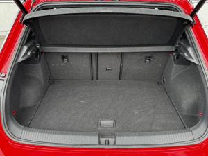 Red Volkswagen T-Roc 2018 in Riga, with an engine capacity of 1.50 L and mileage of 170 thousand km for 16900 €, photo 27 on AUTOMOTO.COM.LV