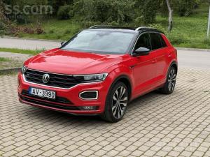 Red Volkswagen T-Roc 2018 in Riga, with an engine capacity of 2.00 L and mileage of 96 thousand km for 22800 €, photo  on AUTOMOTO.COM.LV