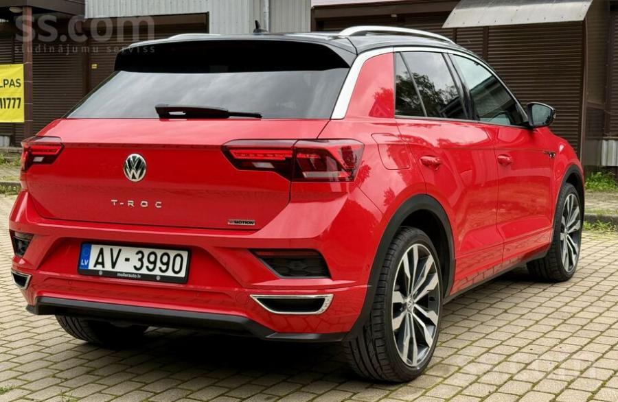 Red Volkswagen T-Roc 2018 in Riga, with an engine capacity of 2.00 L and mileage of 96 thousand km for 22800 €, photo 4 on AUTOMOTO.COM.LV