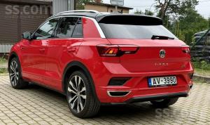 Red Volkswagen T-Roc 2018 in Riga, with an engine capacity of 2.00 L and mileage of 96 thousand km for 22800 €, photo 5 on AUTOMOTO.COM.LV