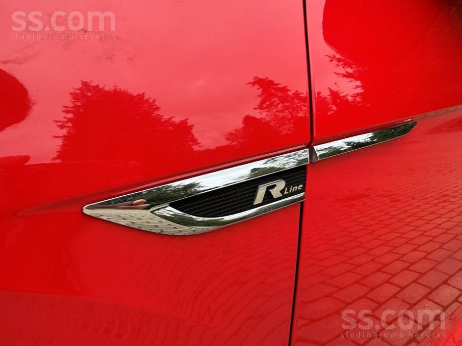 Red Volkswagen T-Roc 2018 in Riga, with an engine capacity of 2.00 L and mileage of 96 thousand km for 22800 €, photo 9 on AUTOMOTO.COM.LV