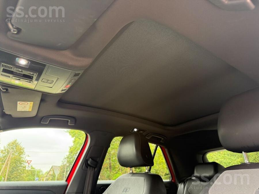 Red Volkswagen T-Roc 2018 in Riga, with an engine capacity of 2.00 L and mileage of 96 thousand km for 22800 €, photo 14 on AUTOMOTO.COM.LV