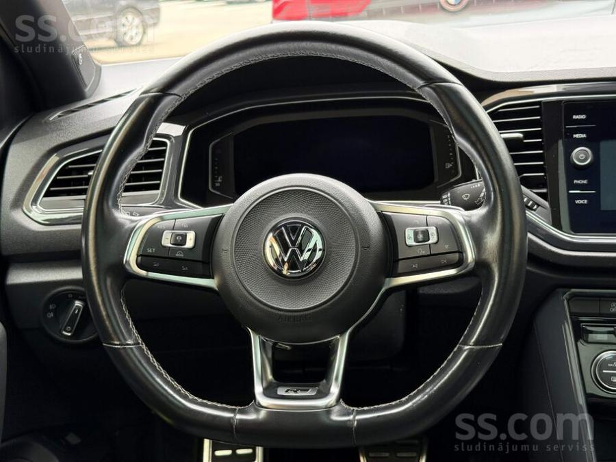 Red Volkswagen T-Roc 2018 in Riga, with an engine capacity of 2.00 L and mileage of 96 thousand km for 22800 €, photo 17 on AUTOMOTO.COM.LV