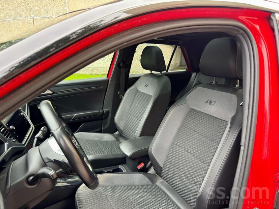 Red Volkswagen T-Roc 2018 in Riga, with an engine capacity of 2.00 L and mileage of 96 thousand km for 22800 €, photo 30 on AUTOMOTO.COM.LV