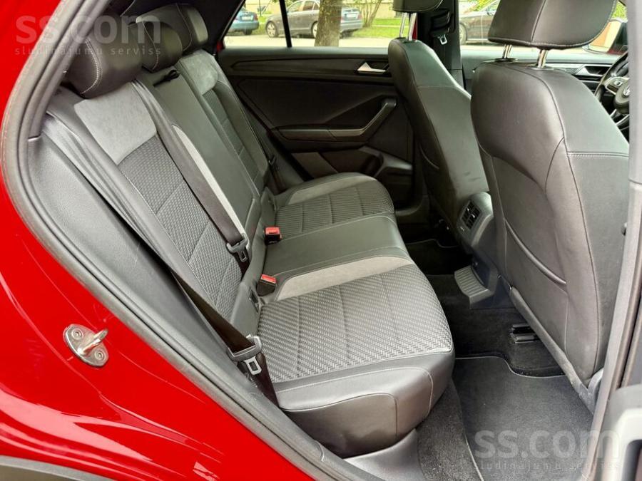 Red Volkswagen T-Roc 2018 in Riga, with an engine capacity of 2.00 L and mileage of 96 thousand km for 22800 €, photo 31 on AUTOMOTO.COM.LV