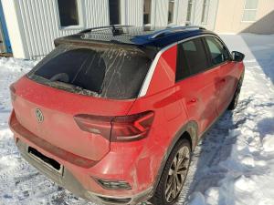 Red Volkswagen T-Roc 2019 in Vievis, with an engine capacity of 1.50 L and mileage of 45 thousand km for 20000 €, photo 3 on AUTOMOTO.COM.LV