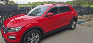 Red Volkswagen T-Roc 2019 in Vilnius, with an engine capacity of 1.50 L and mileage of 96 thousand km for 15500 €, photo 3 on AUTOMOTO.COM.LV