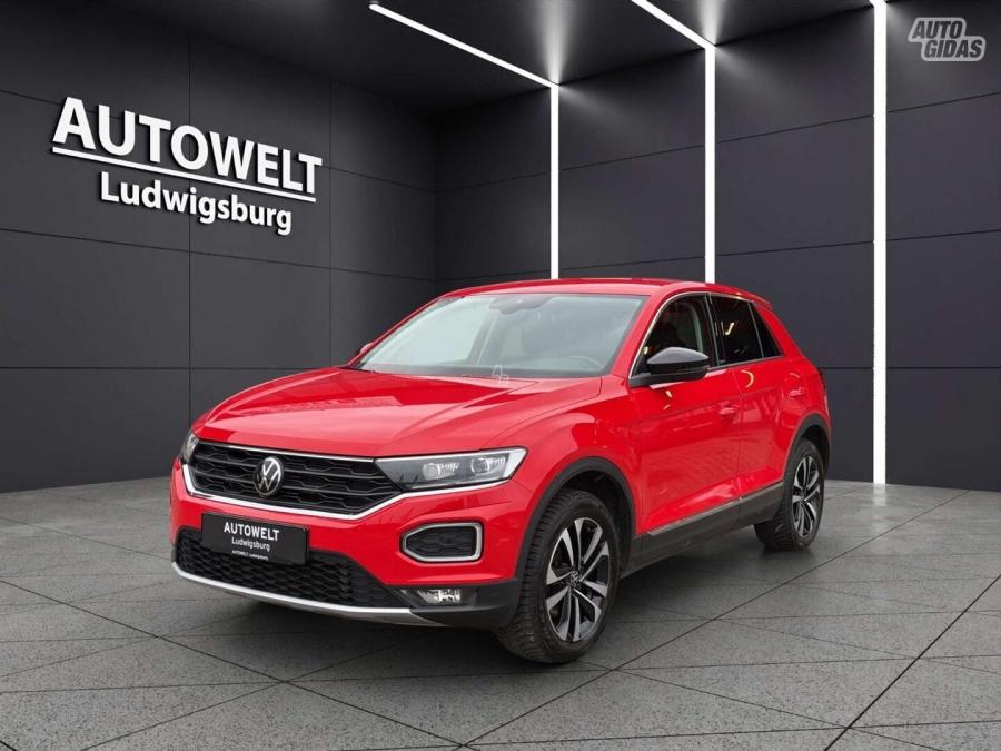 Red Volkswagen T-Roc 2020 in Kaunas, with an engine capacity of 2.00 L and mileage of 45 thousand km for 24436 €, photo 1 on AUTOMOTO.COM.LV