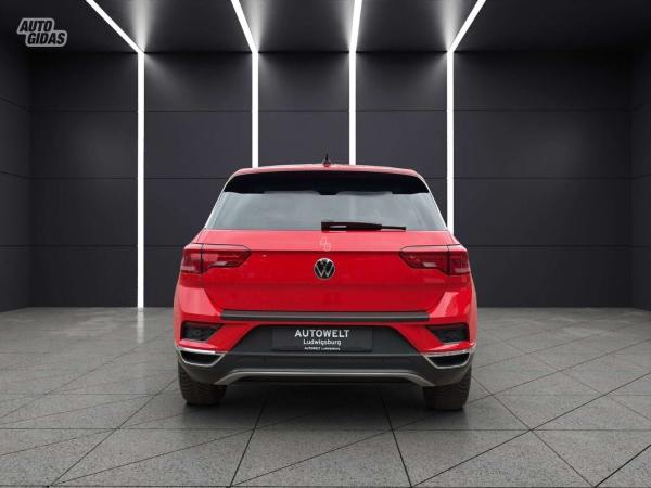 Red Volkswagen T-Roc 2020 in Kaunas, with an engine capacity of 2.00 L and mileage of 45 thousand km for 24436 €, photo 6 on AUTOMOTO.COM.LV