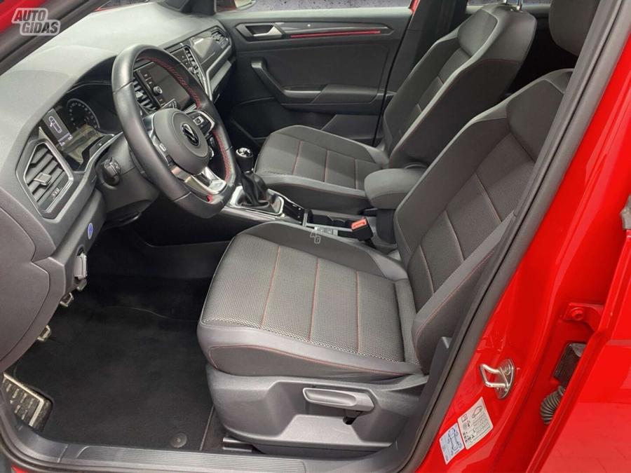 Red Volkswagen T-Roc 2021 in Kaunas, with an engine capacity of 1.50 L and mileage of 37 thousand km for 24316 €, photo 9 on AUTOMOTO.COM.LV