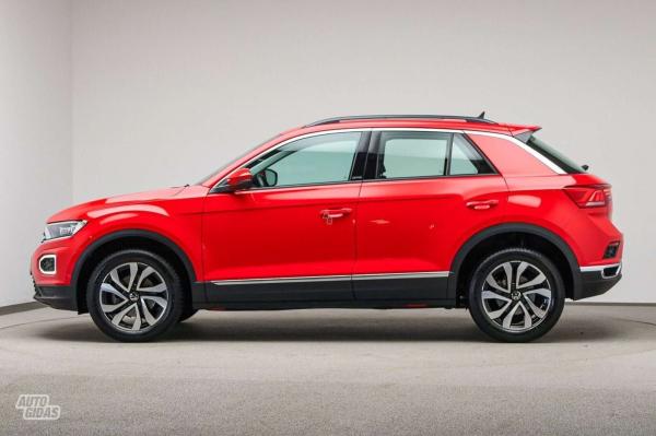 Red Volkswagen T-Roc 2021 in Kaunas, with an engine capacity of 2.00 L and mileage of 36 thousand km for 26405 €, photo 5 on AUTOMOTO.COM.LV