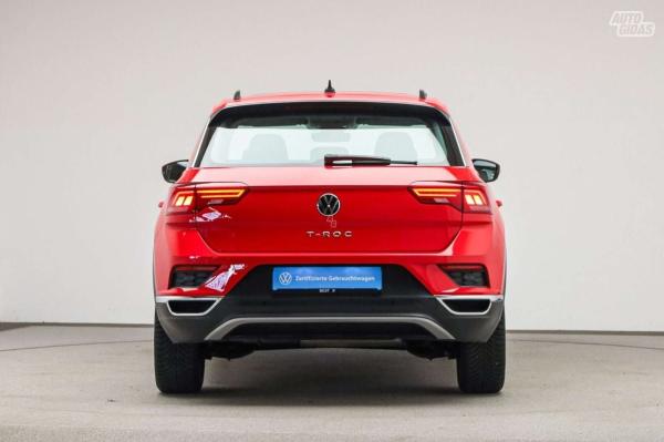 Red Volkswagen T-Roc 2021 in Kaunas, with an engine capacity of 2.00 L and mileage of 36 thousand km for 26405 €, photo 7 on AUTOMOTO.COM.LV