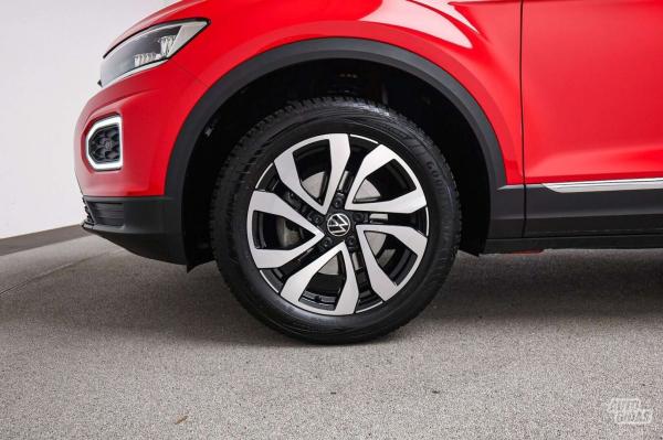 Red Volkswagen T-Roc 2021 in Kaunas, with an engine capacity of 2.00 L and mileage of 36 thousand km for 26405 €, photo 9 on AUTOMOTO.COM.LV