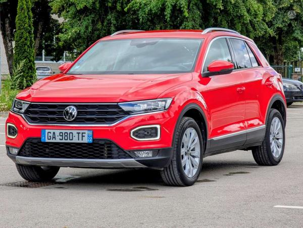 Sarkans Volkswagen T-Roc 2021 Tauragė, ar dzinēja tilpumu 1.50 L un nobraukumu 70 tūkst. km par 17700 €, foto 1 vietnē AUTOMOTO.COM.LV
