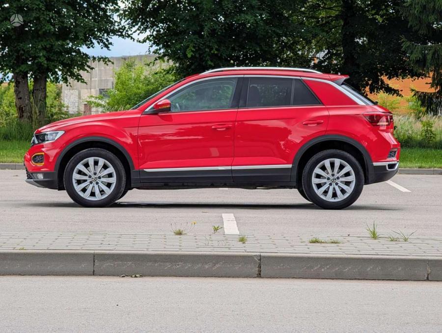 Red Volkswagen T-Roc 2021 in Taurage, with an engine capacity of 1.50 L and mileage of 70 thousand km for 17700 €, photo 10 on AUTOMOTO.COM.LV