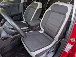 Red Volkswagen T-Roc 2021 in Taurage, with an engine capacity of 1.50 L and mileage of 70 thousand km for 17700 €, photo 21 on AUTOMOTO.COM.LV