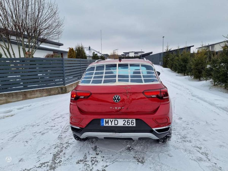 Red Volkswagen T-Roc 2022 in Alytus, with an engine capacity of 1.50 L and mileage of 55 thousand km for 15900 €, photo 6 on AUTOMOTO.COM.LV