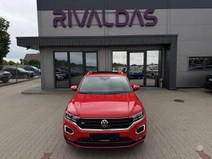 Sarkans Volkswagen T-Roc 2022 Šauļi, ar dzinēja tilpumu 1.50 L un nobraukumu 200 tūkst. km par 17990 €, foto 5 vietnē AUTOMOTO.COM.LV