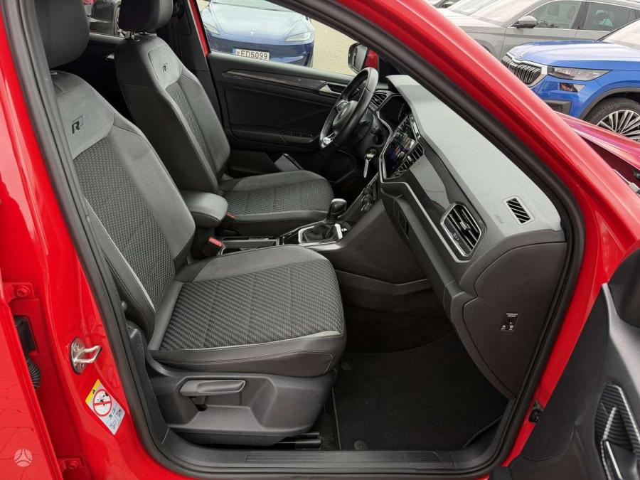 Sarkans Volkswagen T-Roc 2022 Šauļi, ar dzinēja tilpumu 1.50 L un nobraukumu 200 tūkst. km par 17990 €, foto 17 vietnē AUTOMOTO.COM.LV