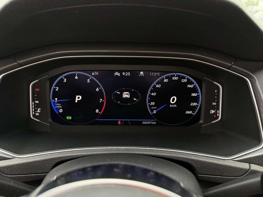 Sarkans Volkswagen T-Roc 2022 Šauļi, ar dzinēja tilpumu 1.50 L un nobraukumu 200 tūkst. km par 17990 €, foto 28 vietnē AUTOMOTO.COM.LV