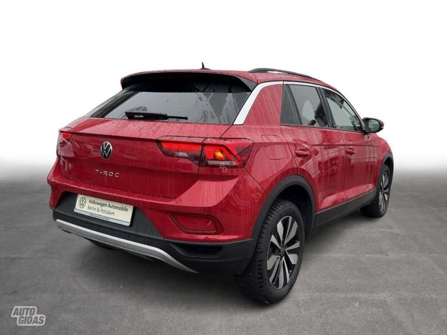 Red Volkswagen T-Roc 2024 in Kaunas, with an engine capacity of 1.00 L and mileage of 12 thousand km for 25765 €, photo 5 on AUTOMOTO.COM.LV