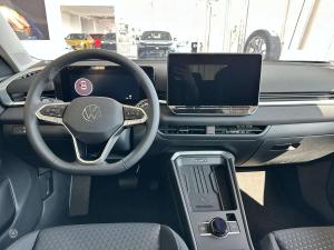 Red Volkswagen T-Roc 2026 in Siauliai, with an engine capacity of 1.50 L and mileage of 10 thousand km for 29700 €, photo 6 on AUTOMOTO.COM.LV