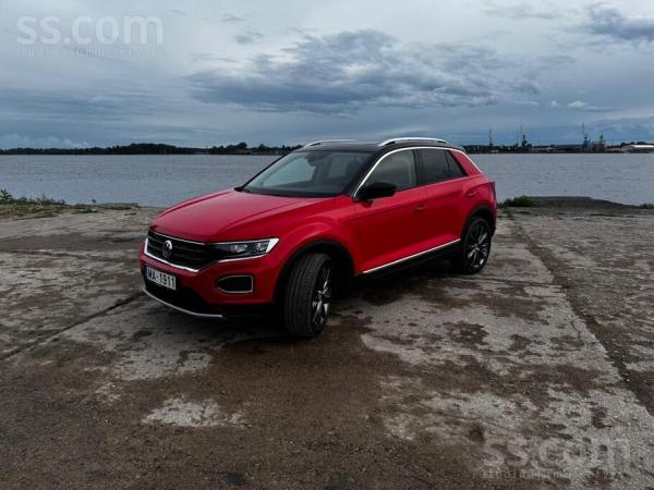 Red Volkswagen T-Roc 2018 in Riga, with an engine capacity of 1.50 L and mileage of 103 thousand km for 18000 €, photo 1 on AUTOMOTO.COM.LV