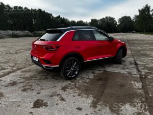 Sarkans Volkswagen T-Roc 2018 Rīga, ar dzinēja tilpumu 1.50 L un nobraukumu 103 tūkst. km par 18000 €, foto 3 vietnē AUTOMOTO.COM.LV