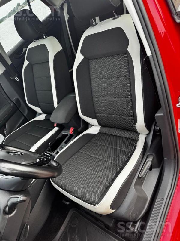 Red Volkswagen T-Roc 2018 in Riga, with an engine capacity of 1.50 L and mileage of 103 thousand km for 18000 €, photo 4 on AUTOMOTO.COM.LV